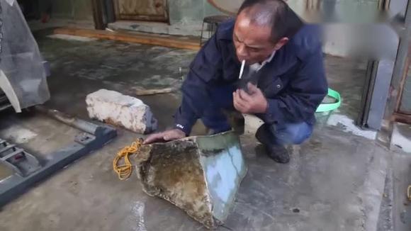 从原石到翡翠手镯的完美蜕变