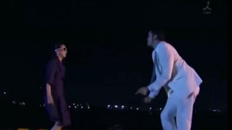 辣眼睛!变速后的《最炫民族风》配上妖娆的舞蹈