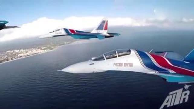 苏30SM战机在空中飞行,这涂装真是太好看了