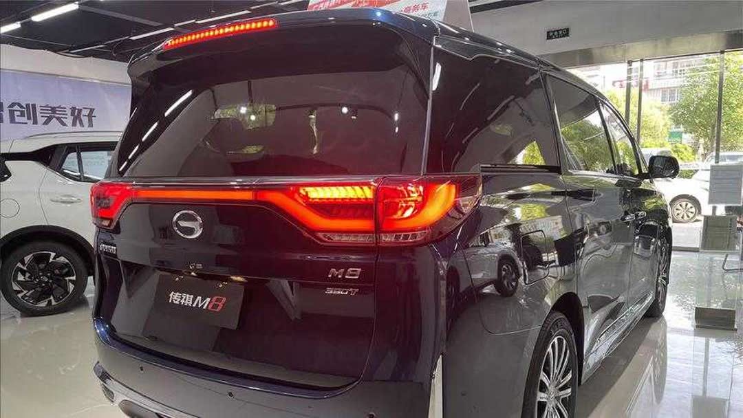 新车17万,2.0T252马力,配置比100万丰田埃尔法还高,这车怎么样