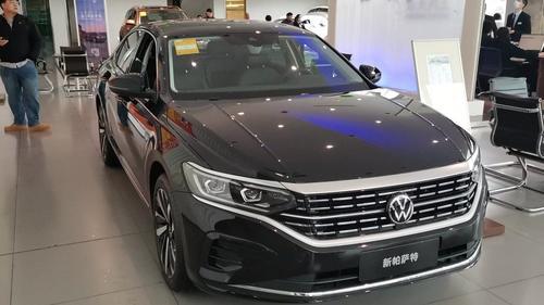 2022款大众帕萨特优惠2.8万,最低15.19万提裸车,推荐330TSI豪华版