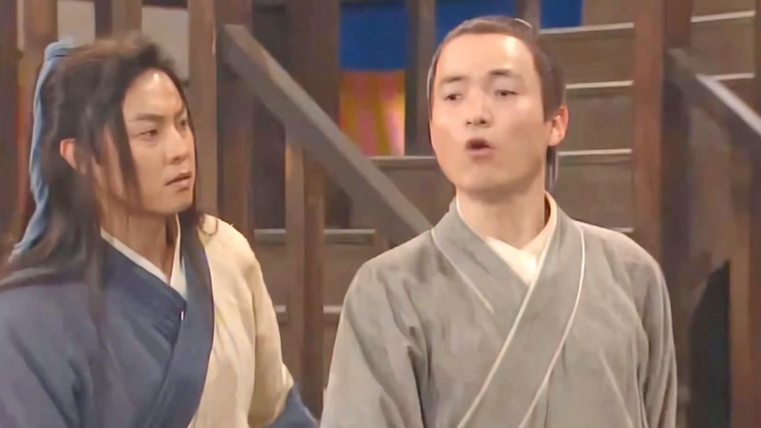 武林外传:秀才当众承认找人教训小六,小郭被感动,舍身救秀才