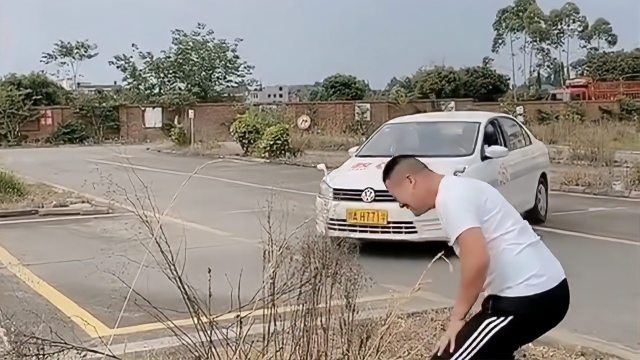 侧方停车被你开成倒车入库,不是拍下谁信!