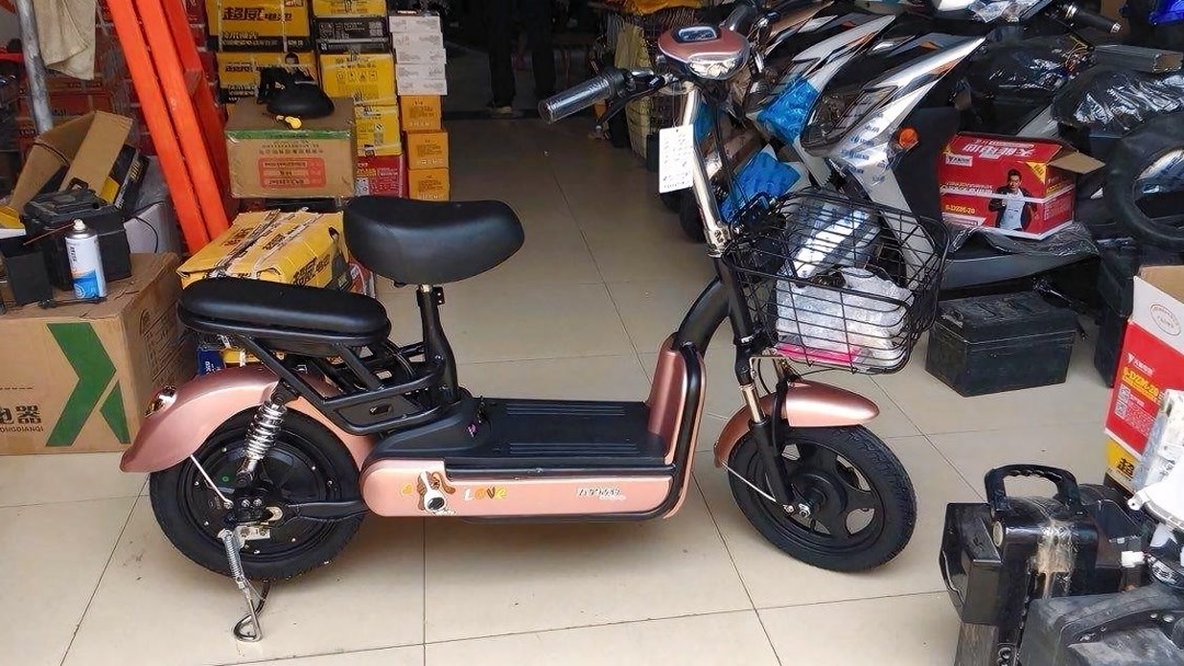 电动车电池到底多久需要更换新电池?修车师傅这样说,别不当回事