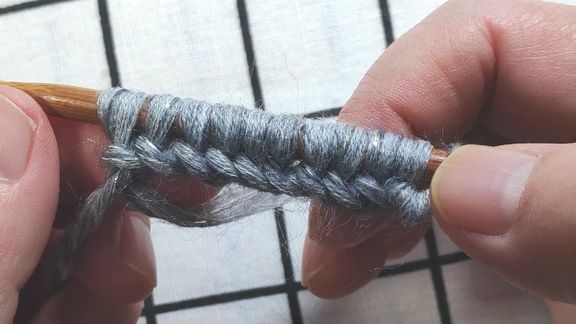 编织新手的亲们看过来,一种简单平针的起针方法