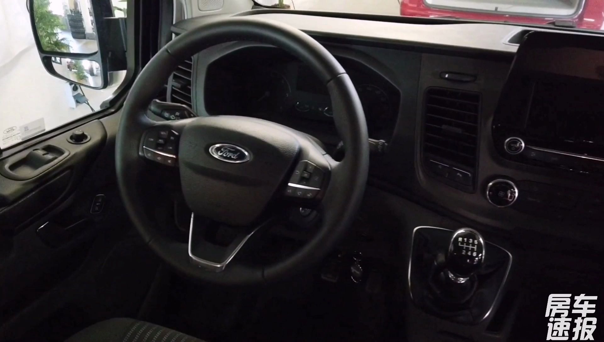 低顶福特新全顺改装的升顶房车,和轿车一样好开,国内改装厂冲呀