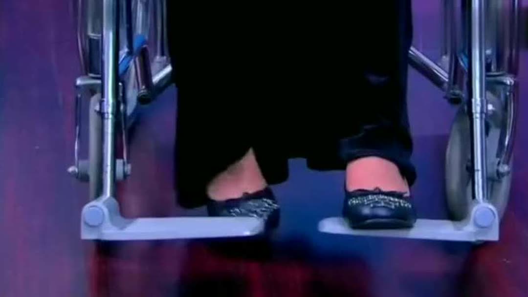 残疾的妻子从轮椅上站了起来,直接打脸渣男和心机女!