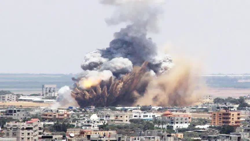伊朗复仇计划开始执行,美使馆基地遭野蛮袭击,美国内也传来噩耗