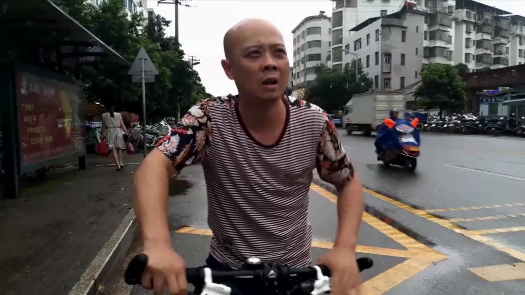 因银行卡盗刷频发 信丰后生一查自己银行卡后懵了 赣南信丰小电影