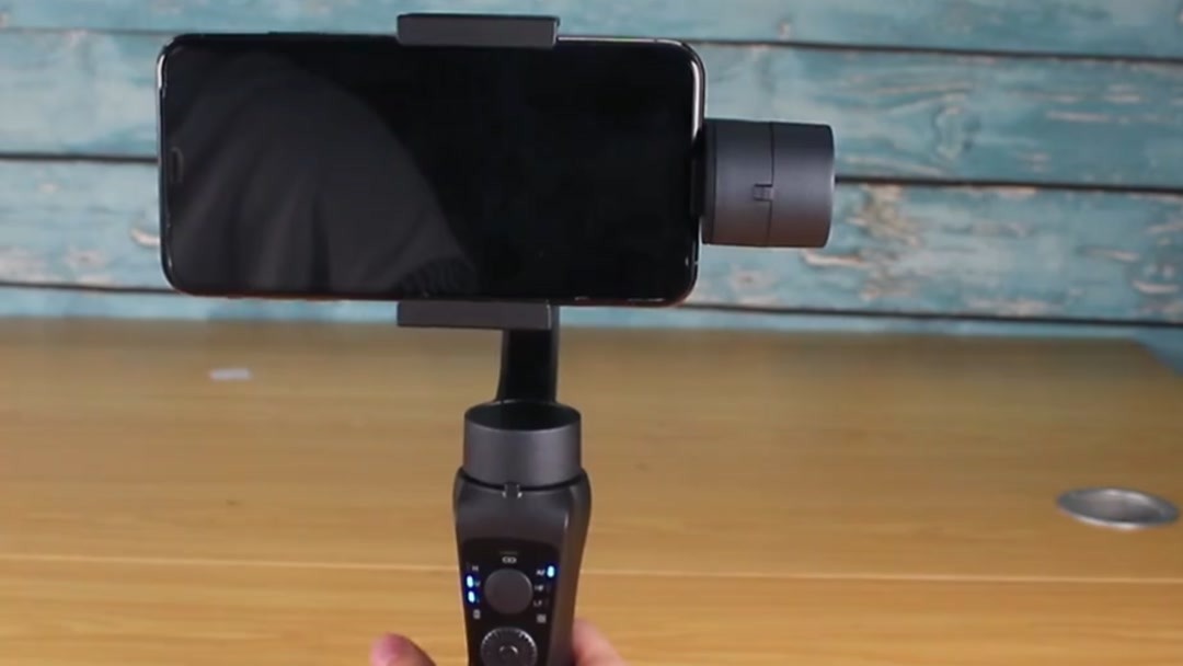 四种拍摄模式(全跟随模式、半跟随模式、固定模式、人脸跟踪模式)