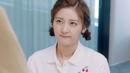 可思议一天被两个男人嫌弃,这气愤的小表情,真的好可爱!