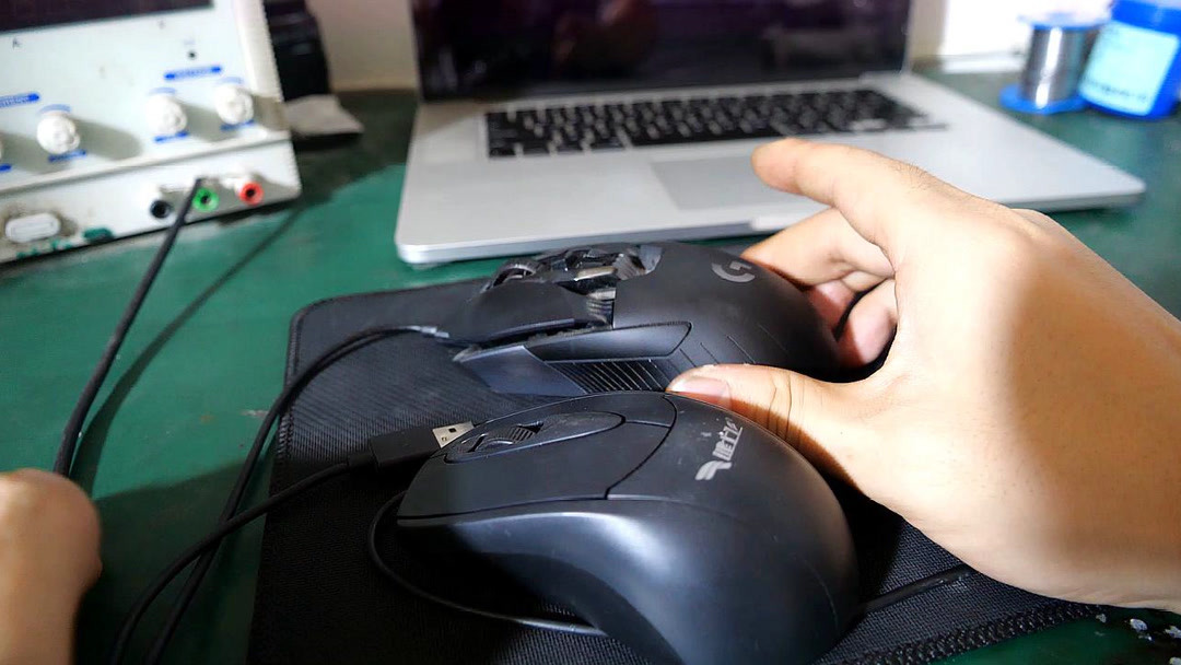 这个价值1000的鼠标和普通8块鼠标有何区别,拆开看看