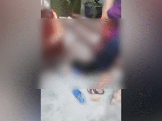 【重庆】女司机驾车失控冲上人行道 撞伤6名行人