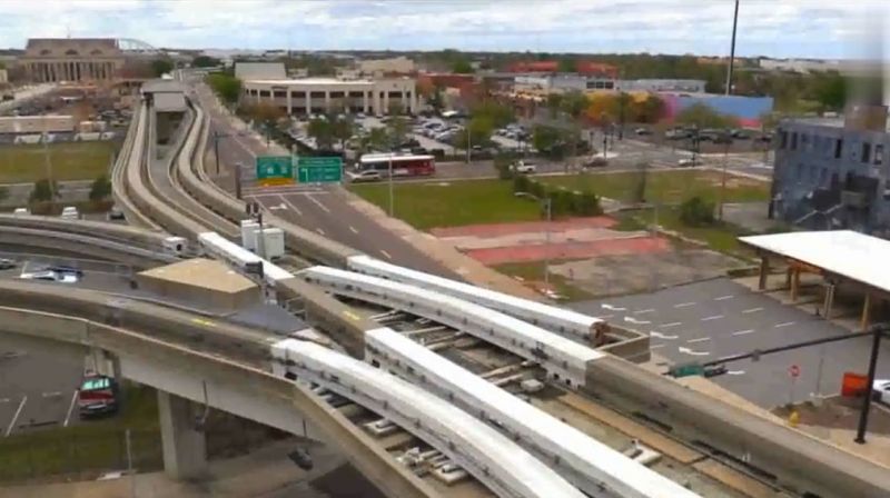 实拍单轨列车是如何变道的?原来竟是这样的!