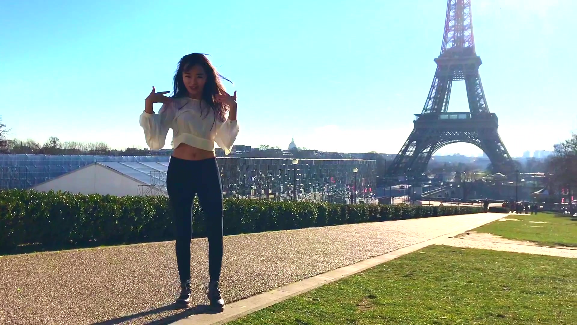 ITZY "DALLA DALLA" 舞蹈视频MV 巴黎拍摄