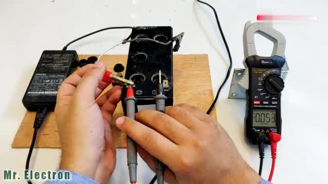 如何使用笔记本电脑充电器DIY为12V 7Ah UPS电池 深度放电 充电