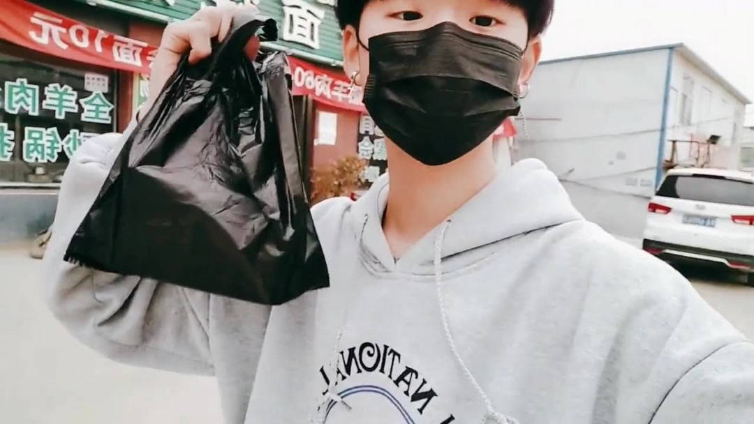 人生第一次买姨妈巾你的小心脏呀 害羞了一上午