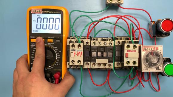 我是小豆:怎么查电路故障?万用表电压法结合电阻法精确排查故障