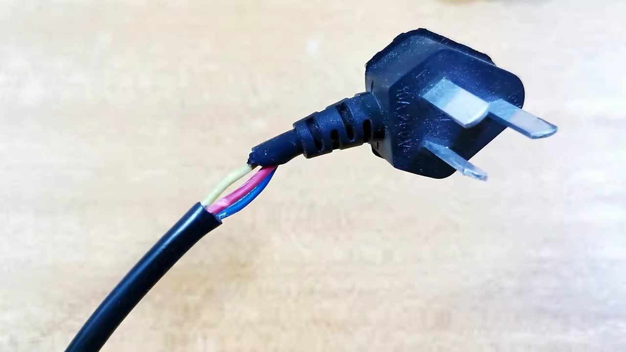 电线破股断裂,绝缘皮损坏,包胶布没用怎么办?教你轻松修复如新