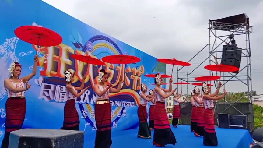 #少数民族风情 大家是不是都喜欢,这种简单又容易学的组合ߌ