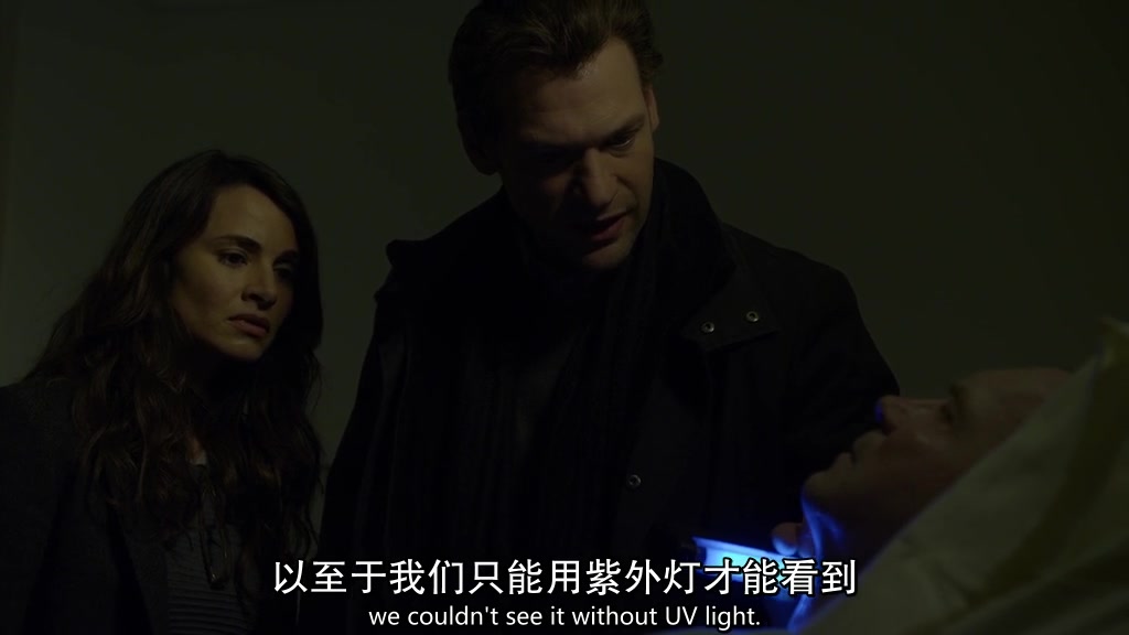 《血族》第一季第二集:人类被神秘寄生虫感染,死而复生,变成吸血狂魔!