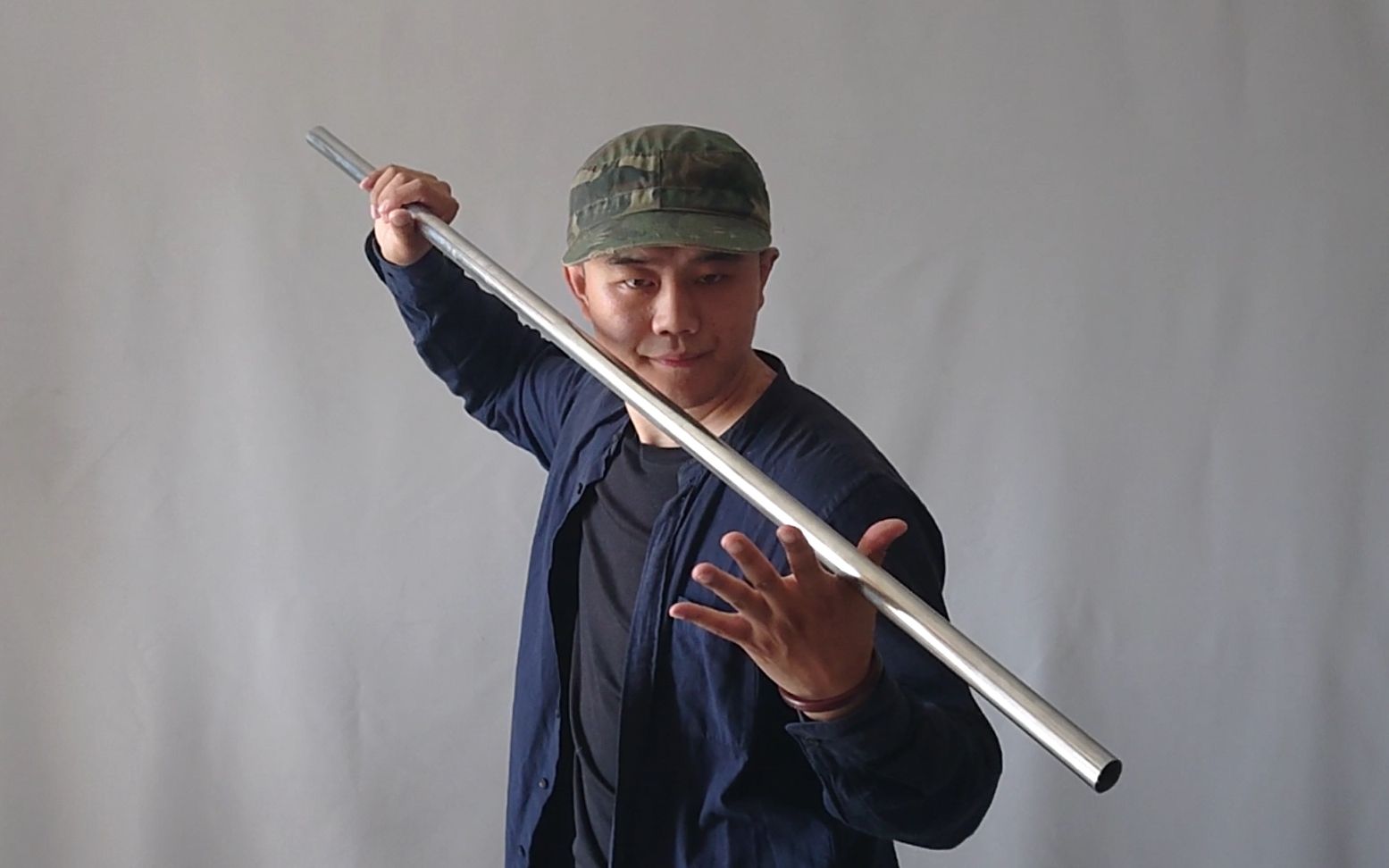 简单的长棍动作,要学会把它们组合在一起,这样动作就高级了
