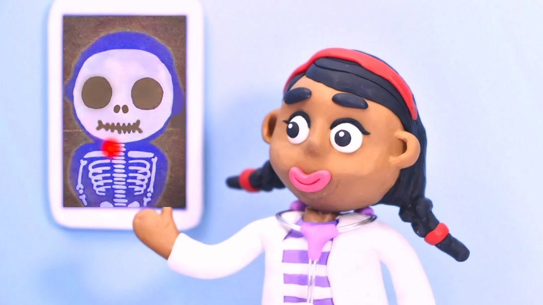 蓝精灵橡皮泥乐园!猪宝宝不爱吃饭菜是怎么回事呢?