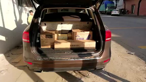 电动尾门完美收工,效果相当不错