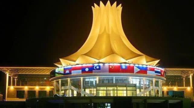 航拍南宁国际会展中心,宛如一幅幅美丽的画卷呈现眼前