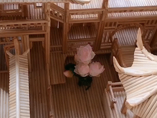 【福建】男子耗时45天用5200根筷子搭古建筑模型 内设亭台楼阁美轮...