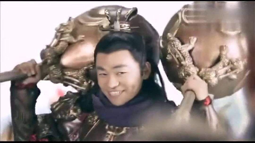 隋唐演义:能把李元霸打倒在地的,除了罗士信别无他人!