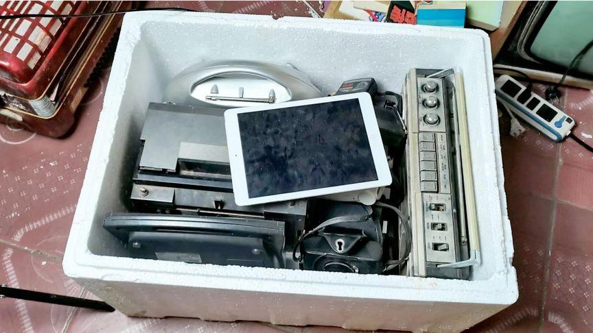 花200元买一箱电子垃圾,里面有台苹果平板电脑,能开机捡漏吗