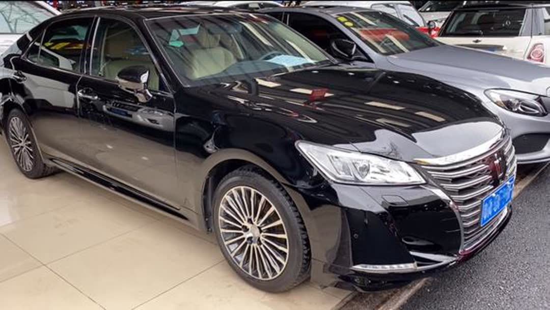 别再吹捧日系汽车,行9千公里的绝版皇冠速降18万,那么新真可惜