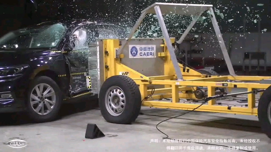 改进后的大众依然是高级神车,加油,大众!(中保研25%偏置碰撞+侧面...