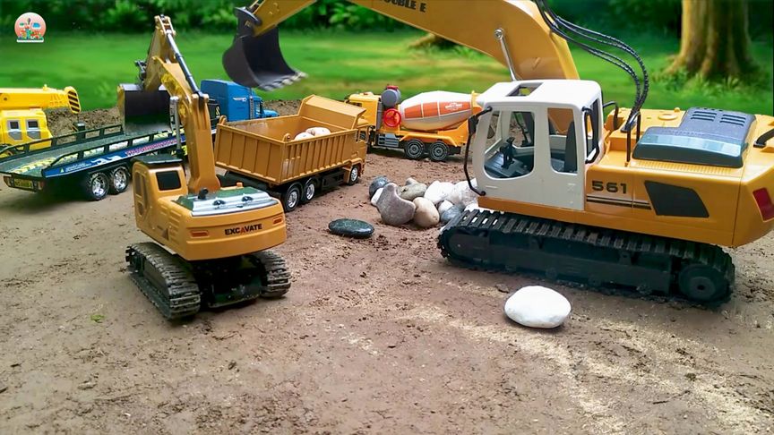 模拟工程车施工游戏,挖掘机给自卸车装石子