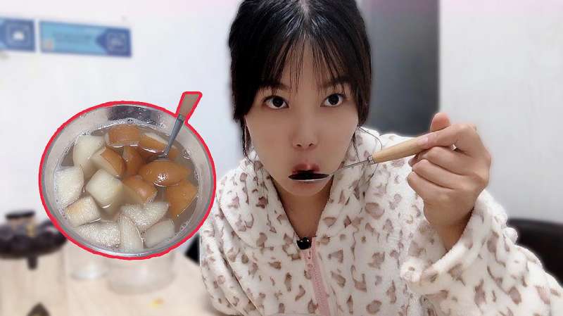 秋冬煮一碗冰糖雪梨,润肺止咳,为何刚尝一口就直呼喝不下去?