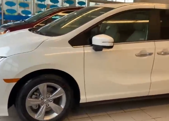 新车展示,实拍2020款本田奥德赛EXL,适合家用旅行!