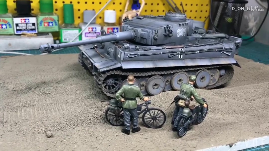 【二战德军虎式坦克 TIGER 1 重型坦克 1/35坦克模型静改动】
