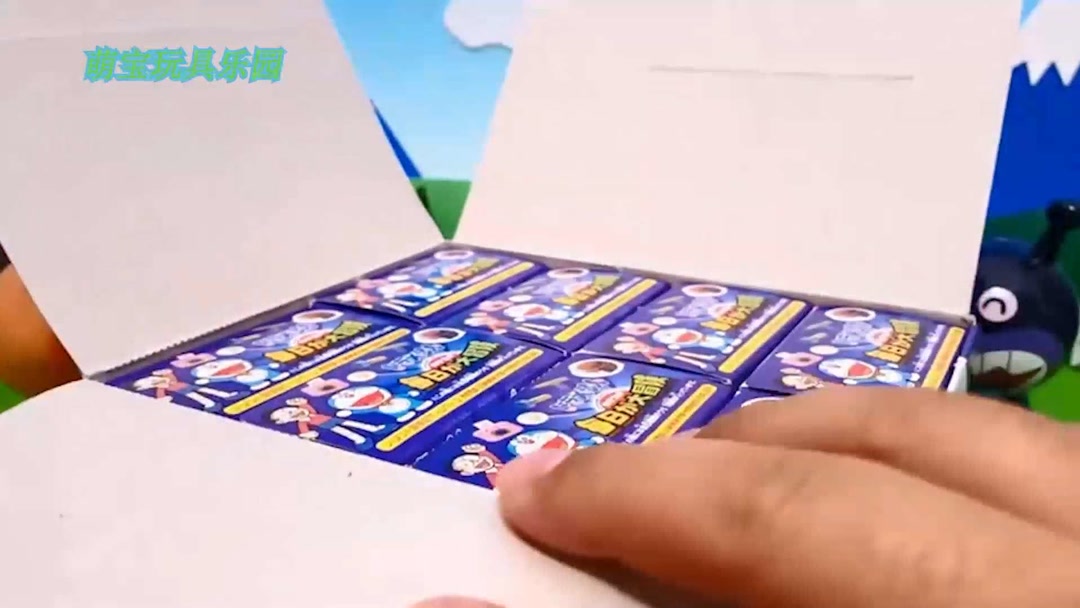 哆啦A梦的玩具拆箱前的介绍