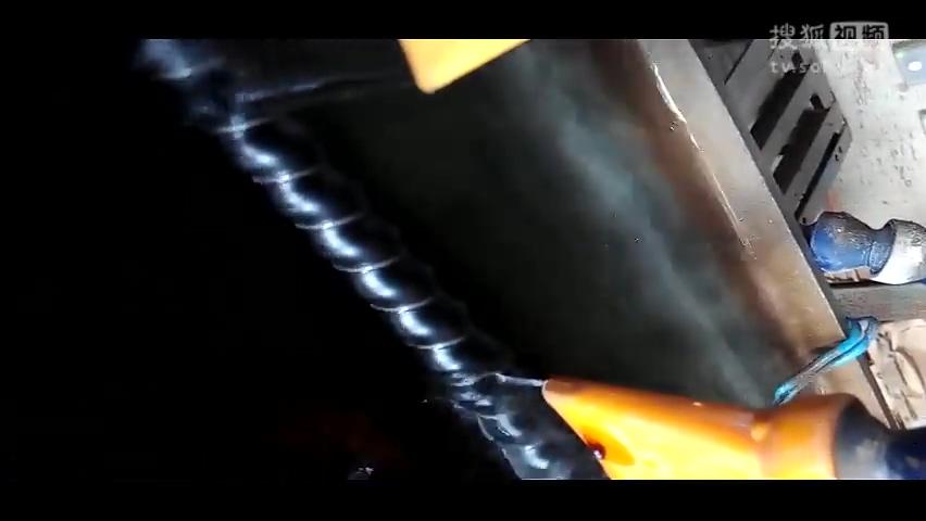 清河腾茂正在生产螺旋保护套