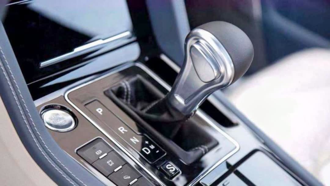 你真的会开自动挡吗?起步与停车蕴藏很大学问,搞不懂最好别上路