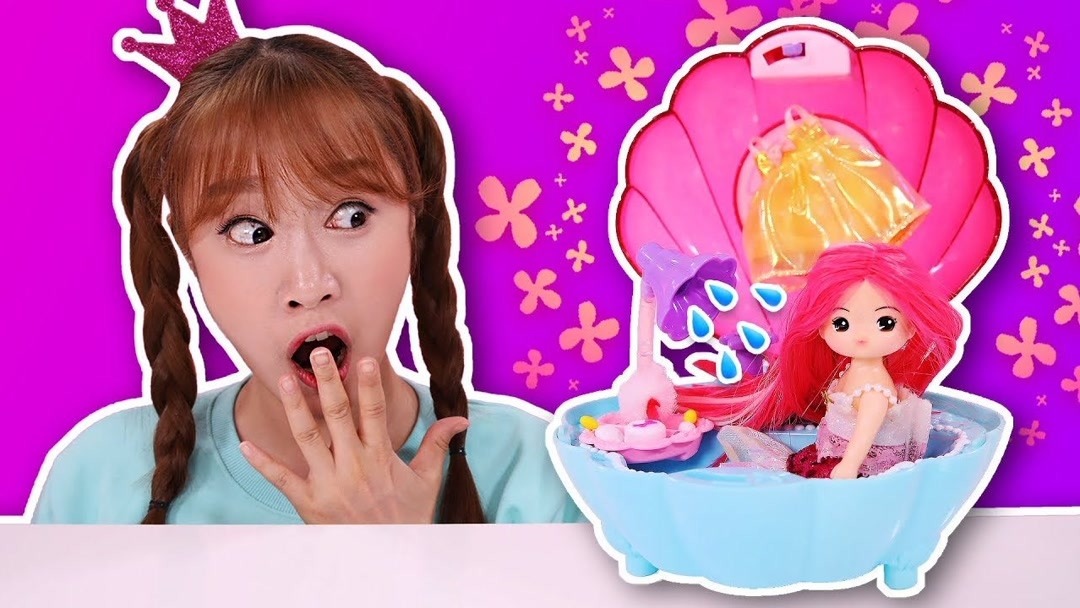 嘿基尼:基尼姐姐和人鱼公主玩洗澡游戏