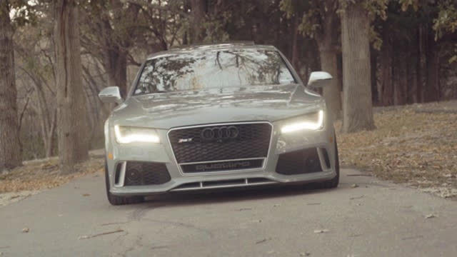 Rs7这辆车谁碰谁迷糊