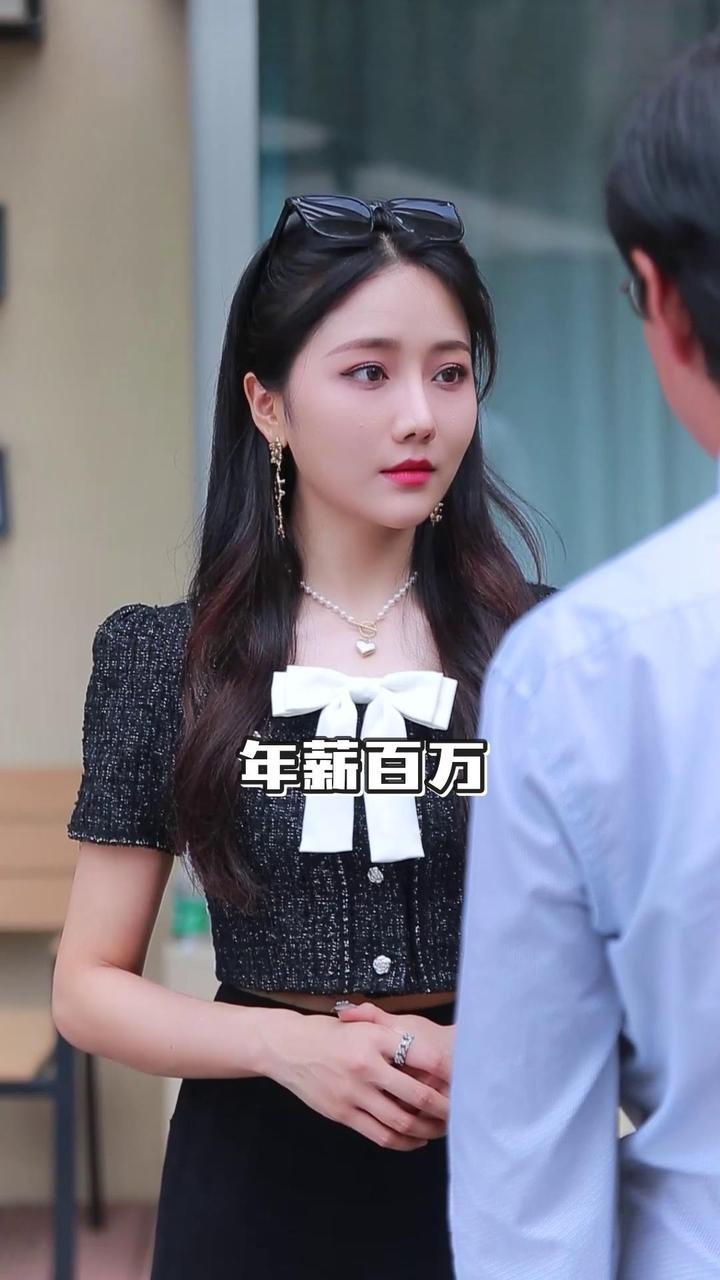 老板惹怒客户,小璐一招救场谈下百万生意!太6啦!@抖音汽车 #剧有引力 #短剧 #推理 #喝酒