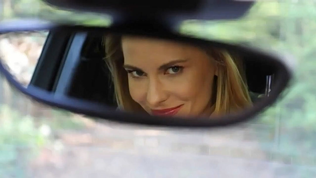 为啥开保时捷macan还得戴手套?按下Sport模式后你就明白了