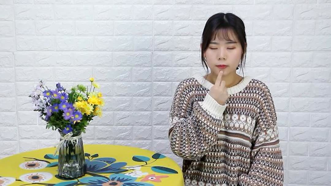 女人皮肤松弛有皱纹,每天2个动作,紧致肌肤,人也年轻了