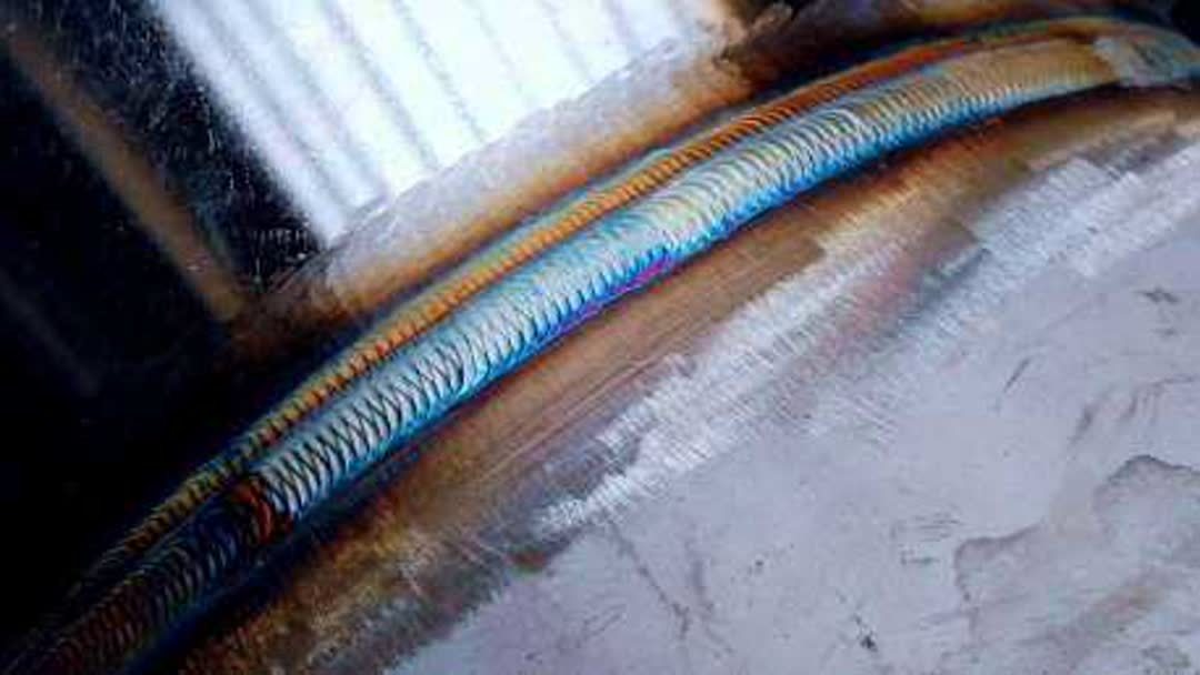 一天500焊工大师傅,现场焊接超大不锈钢管道,网友直呼焊着过瘾