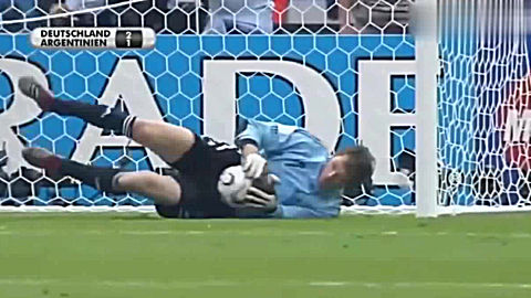06年世界杯德国vs阿根廷点球大战,神奇纸条助莱曼扑出两个点球!