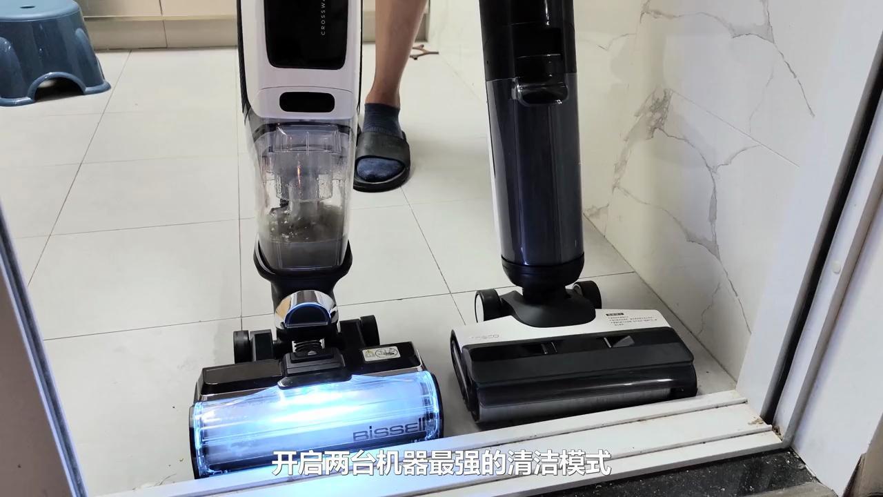 谁才是地面清理大师?必胜洗地机四代和添可芙万2.0 LCD对比体验来了