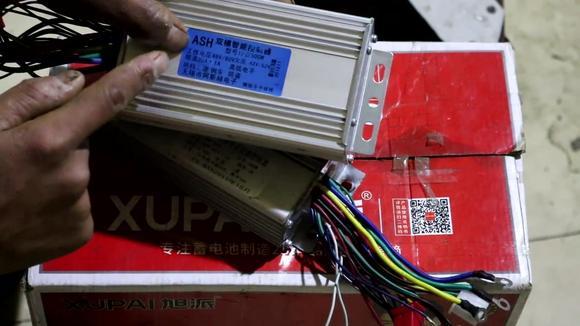 电动车原装控制器和万能控制器区别在哪里?修车师傅教你一眼识别